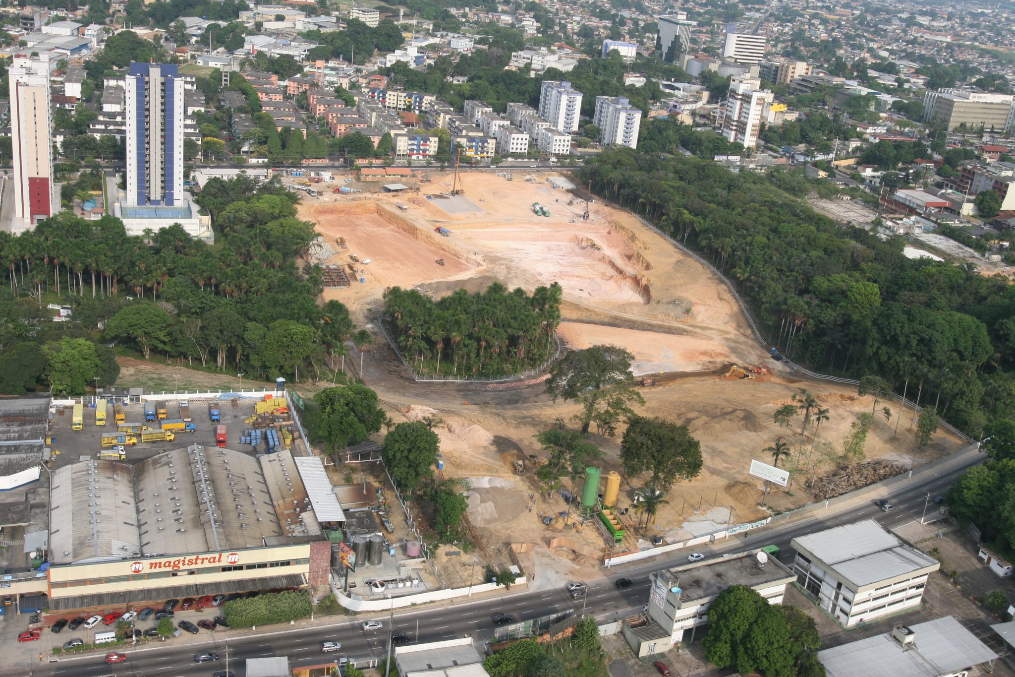 Imagem aérea do início das obras do Manauara Shopping - IDD